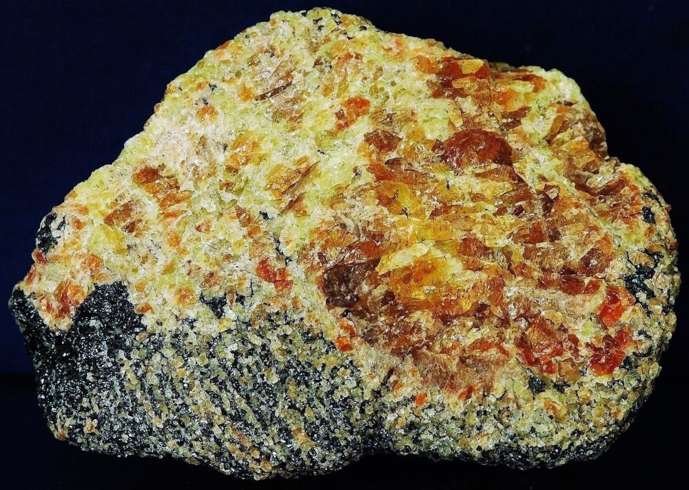 FOMS - Gemmy green, honey and amber willemite with franklinite